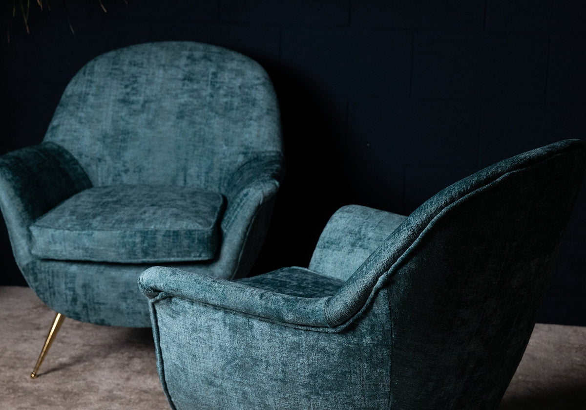 Armchairs & Sofas